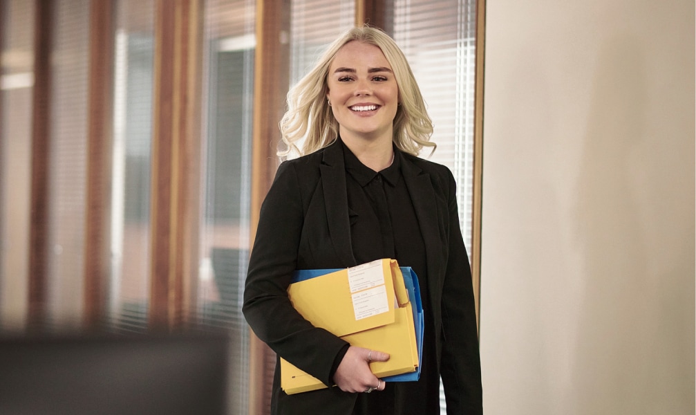 What Does a Process Server Actually Do? + 5 Crazy Stories