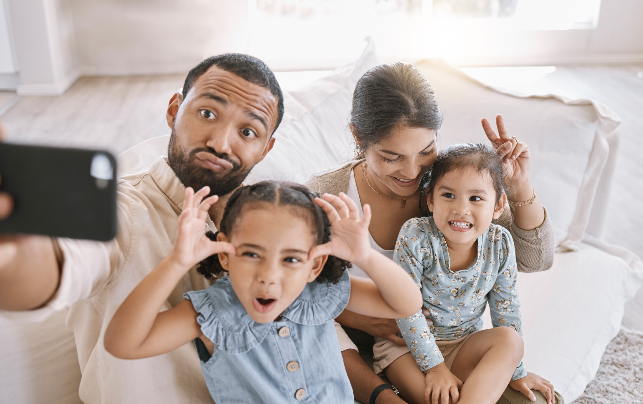 Take Fuss-Free Fabulous Family Photos. Without the Drama!
