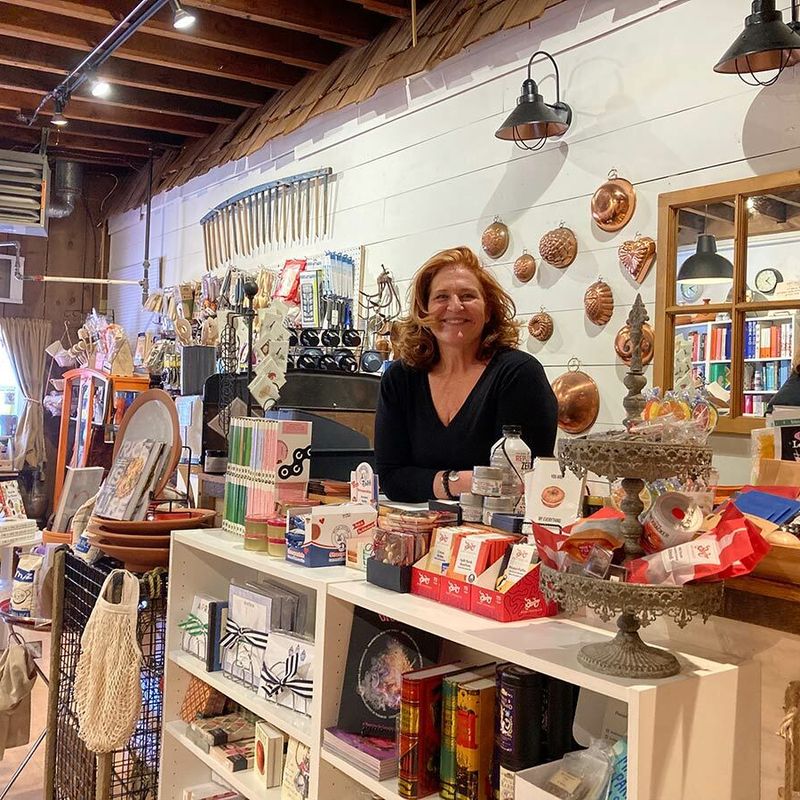 Coquus Bookstore to make move from down the alley to Centerport