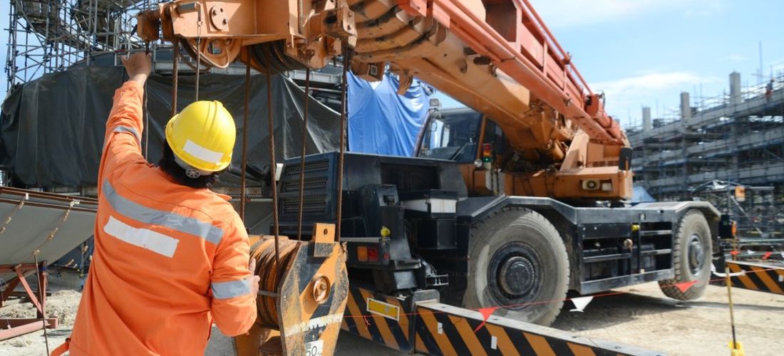 The Ultimate Guide to Understanding Different Types and Features of Cranes