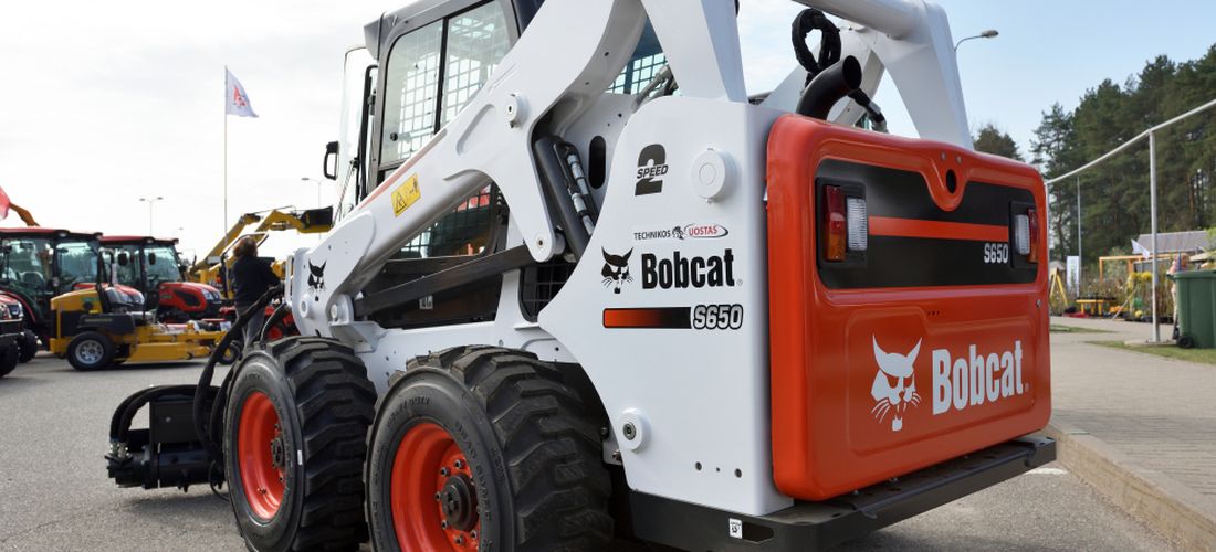 Genie vs. Bobcat Heavy Equipment: Features, Benefits, and Performance