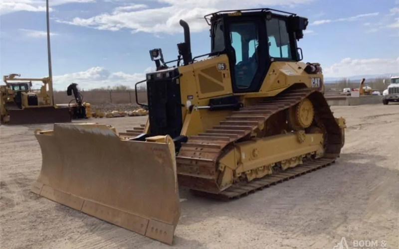 Bulldozers in Coal Mining - Boom & Bucket