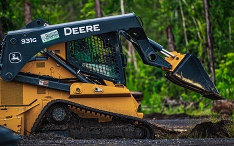 Skid Steer vs Compact Track Loader: What's the difference?