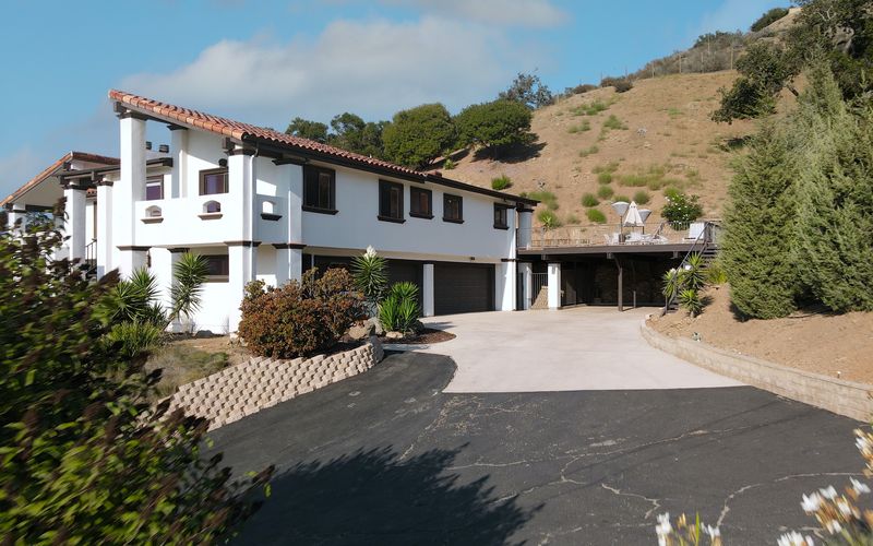 A Quick Guide to Pavers: Driveways - Boom & Bucket
