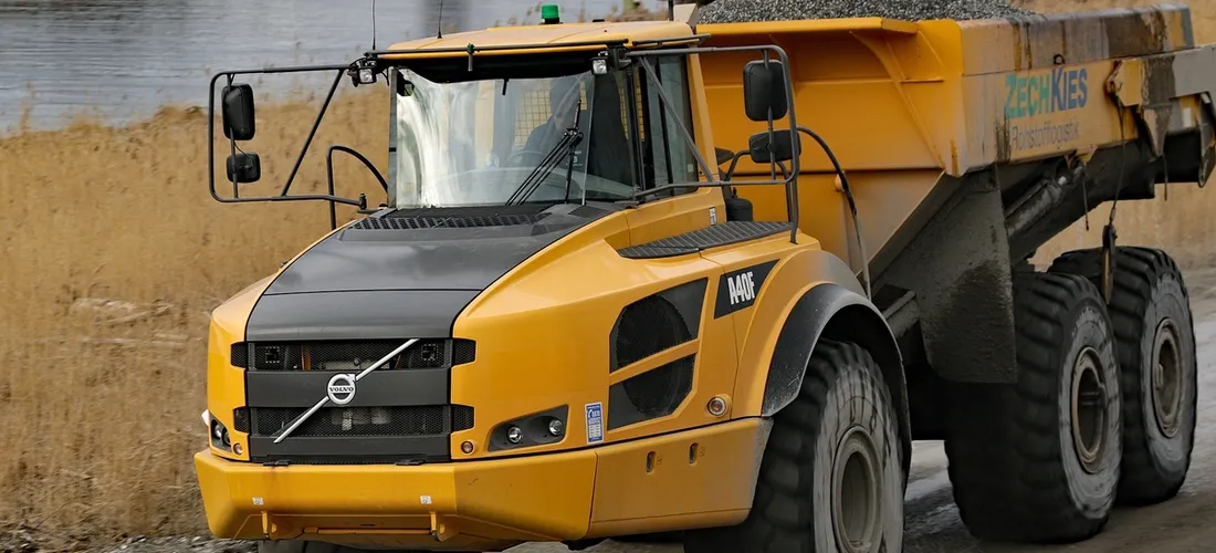 9 Different Types of Dump Trucks and Their Uses