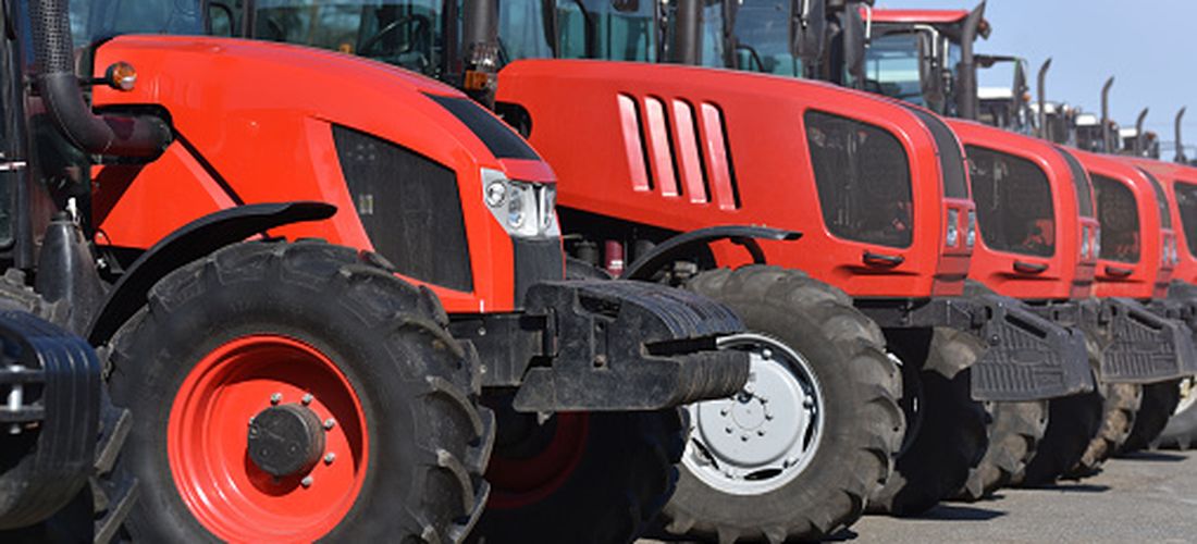 Pros and Cons of Leasing Heavy Equipment for Small Contractors