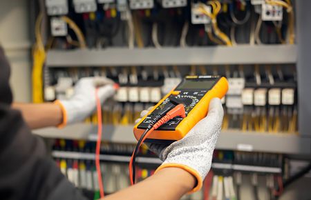 Mantenimiento del sistema eléctrico: Seguridad y rendimiento de los equipos