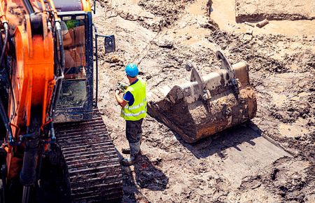Safe Excavation Practices: Preventing Utility Strikes & Trenching Accidents