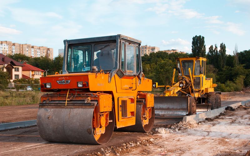 Benefits of Motor Graders for Road Construction and Maintenance