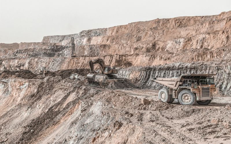 Trucks for Mining: Haul Trucks - Boom & Bucket