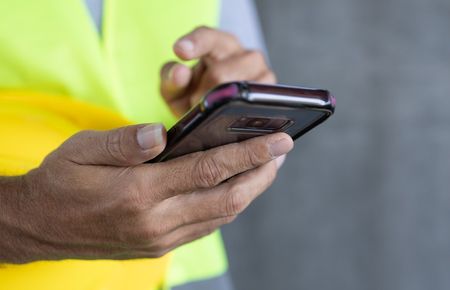 The Best Phone Cases for Construction Workers