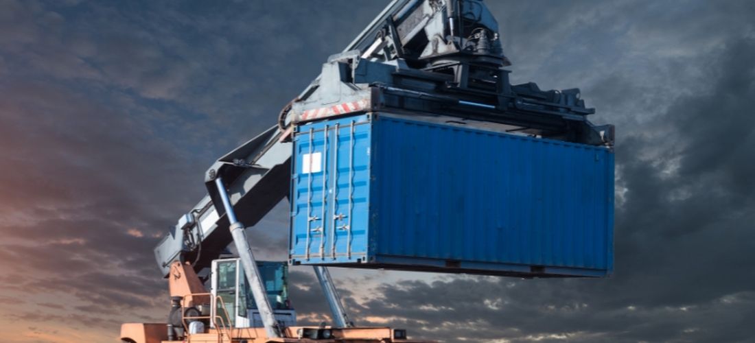 Advantages of Reach Stackers for Container Handling