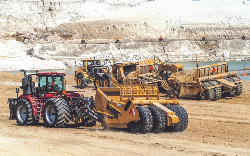 The Benefits of Scrapers for Heavy Earthmoving and Mining Applications