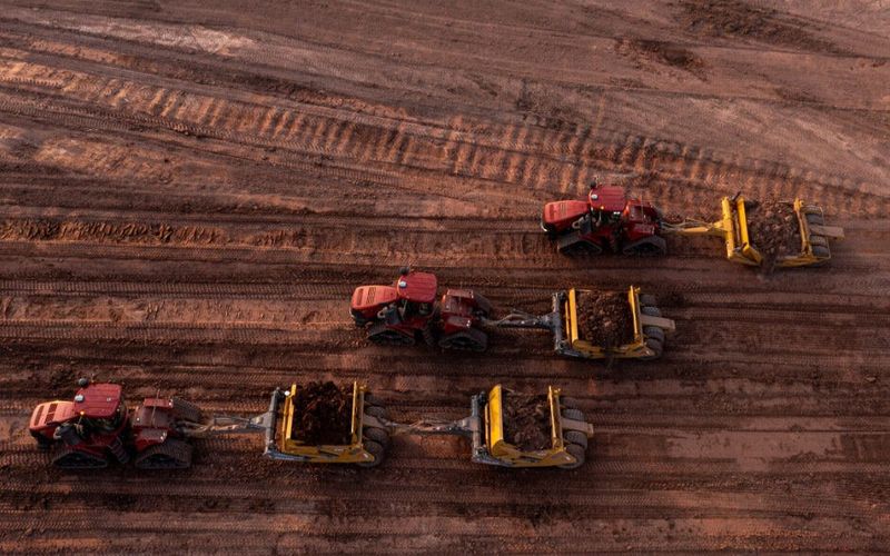 The Benefits of Scrapers for Heavy Earthmoving and Mining Applications