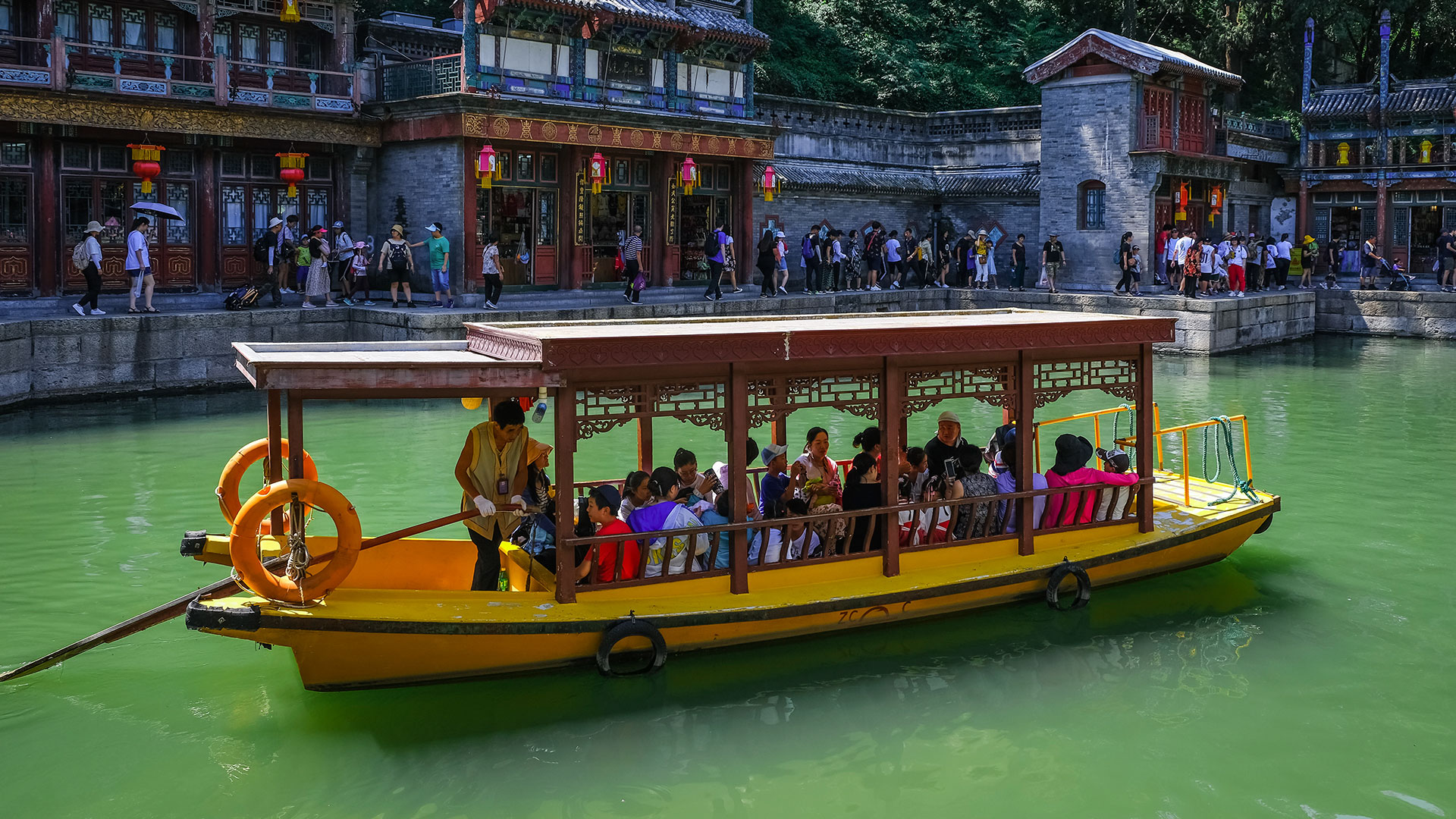 How to use the aspectual particles 了 (le) and 过 (guo) in Mandarin Chinese?