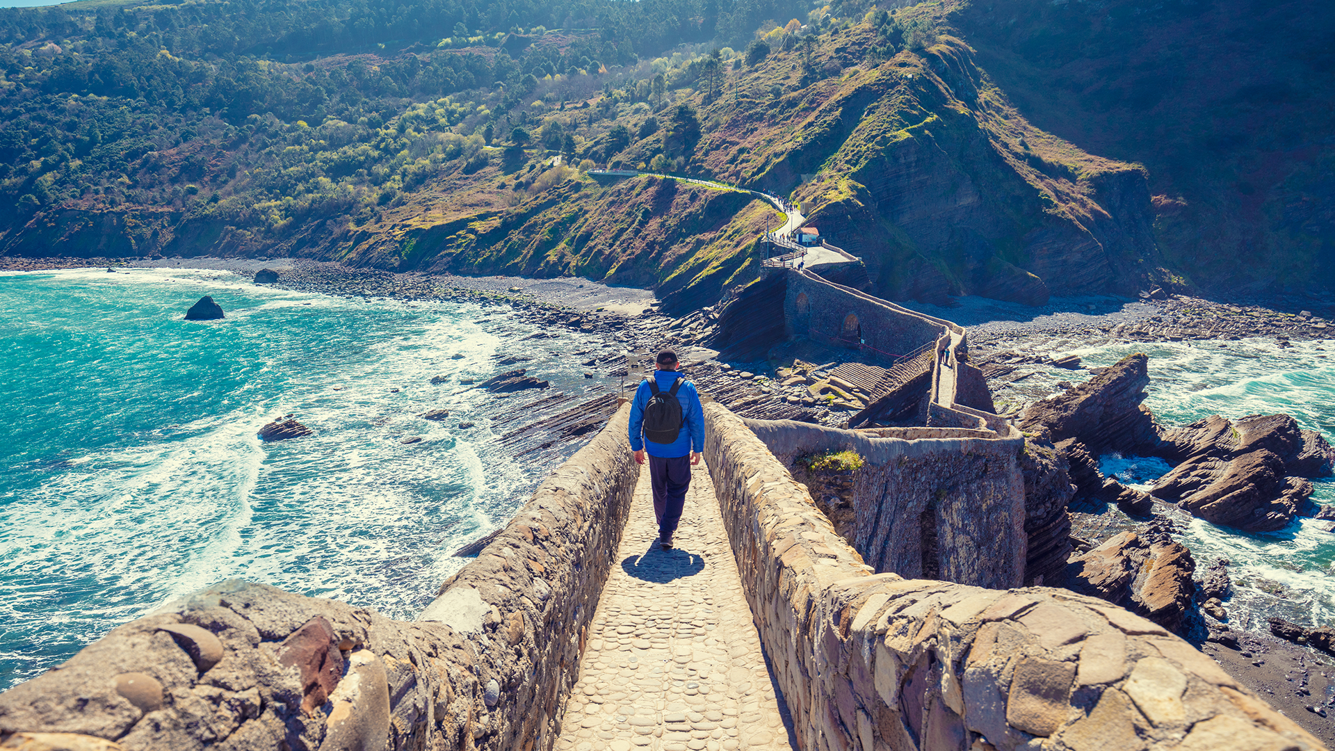 How to use the Spanish subjunctive in adjective clauses?