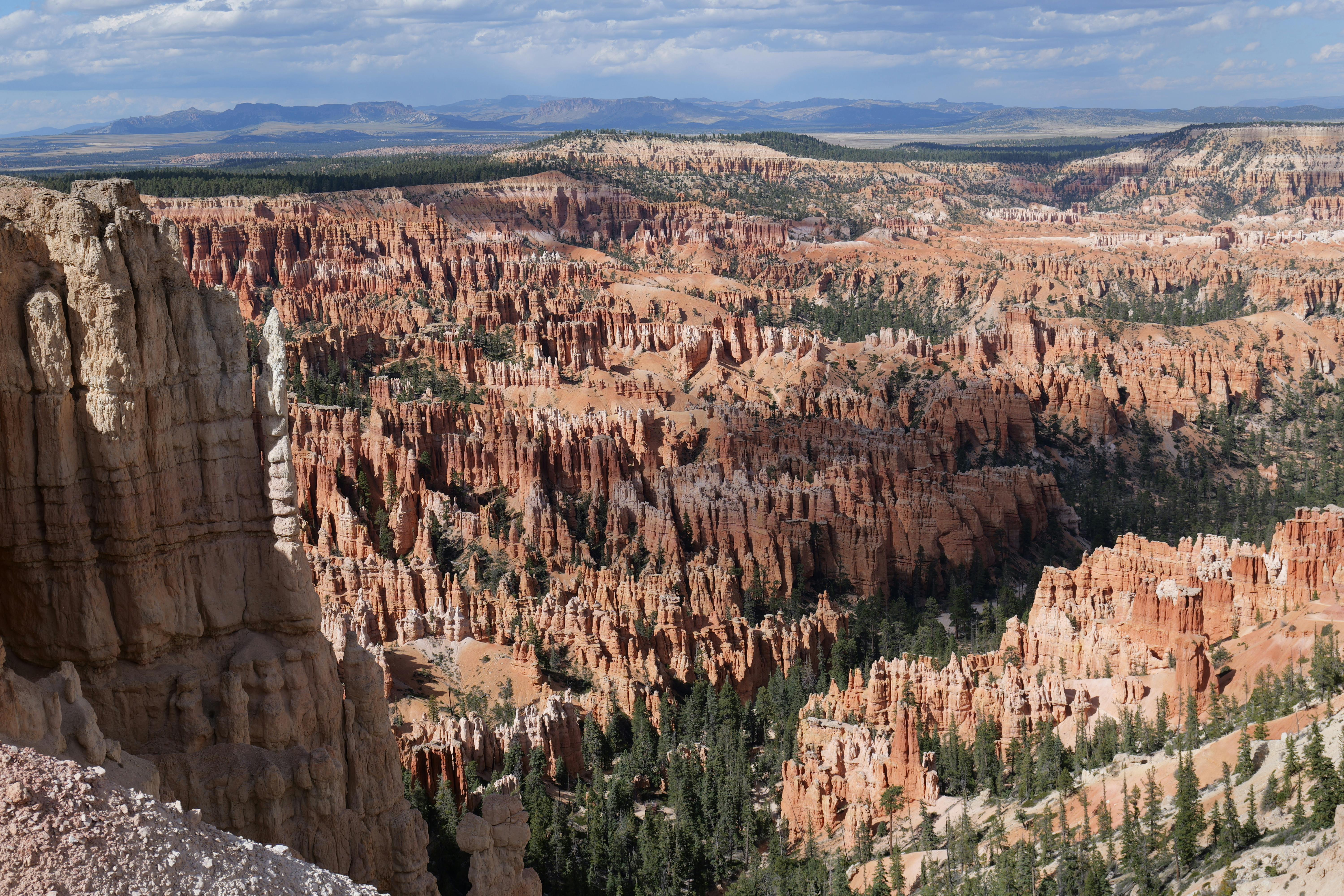 How to use ‘there is’ sentences in English?