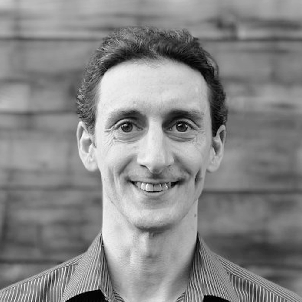 Leo Dirac's headshot