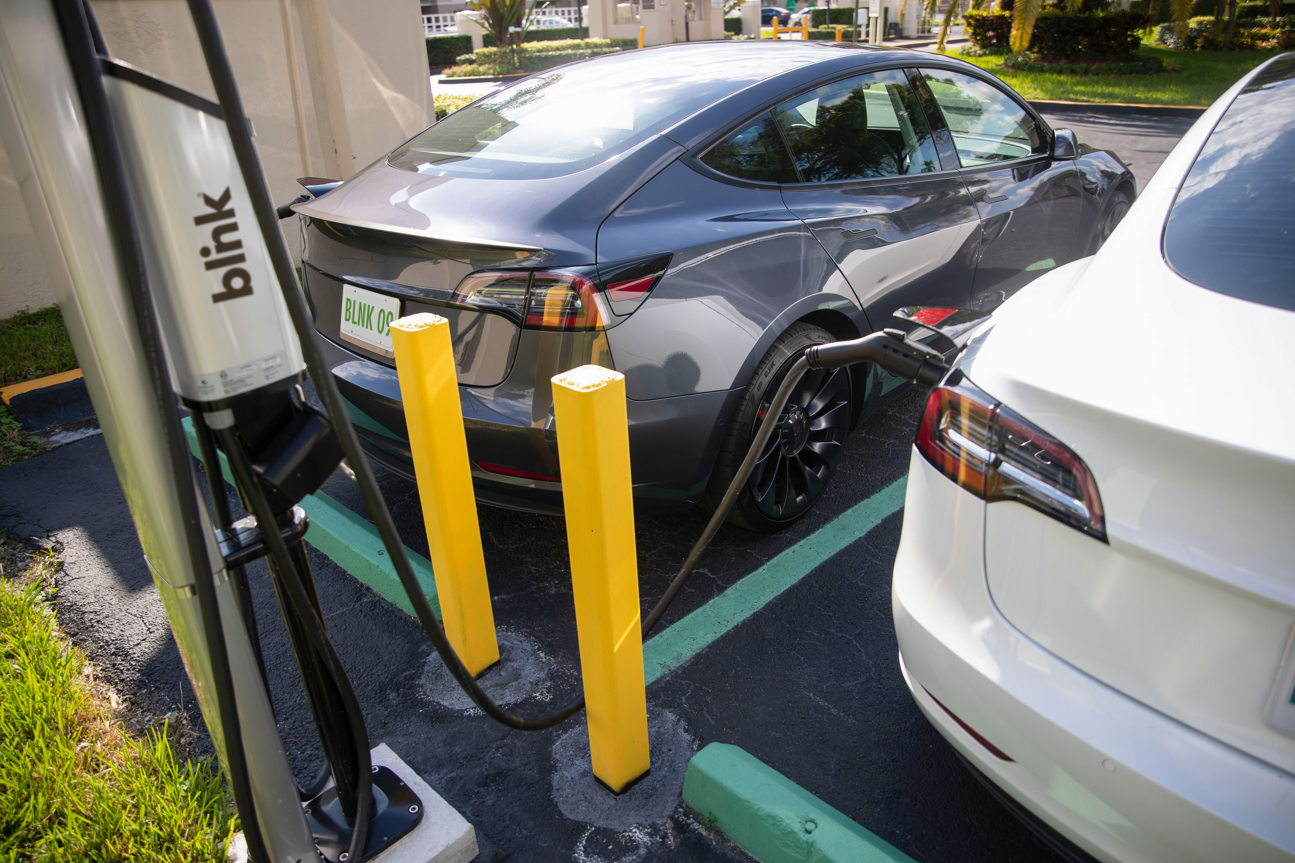 Convenience Store EV Charging Stations | Blink Charging