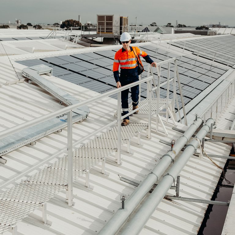 Walkway guardrail one side - metal deck mount | Kattsafe