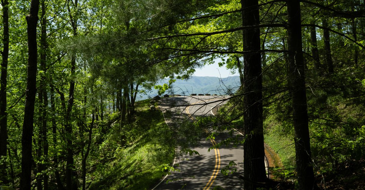 Legendary Drives: Appalachia's Cumberland Gap Scenic Parkway | Wildsam