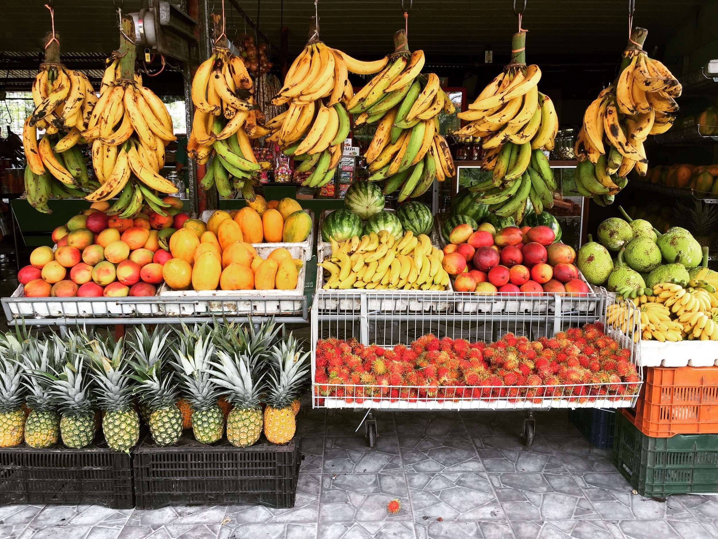 A handy dandy guide to handling money abroad