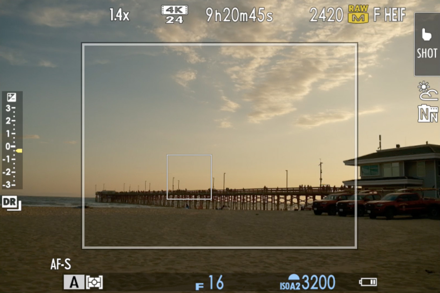 FUJIFILM Shop USA | Using FUJIFILM X-E5’s Viewfinder Modes for Best Results